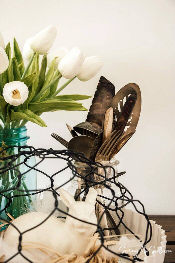 How To Create a Beautiful Vignette for Your Spring Home Decor | Serving ...